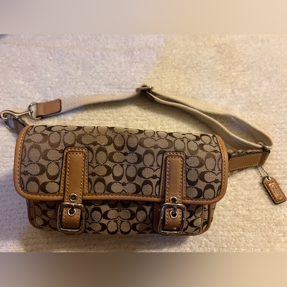 Bags | Coach Vintage Bon Voyage Signature Belt Bag Fanny Pack Beige ...
